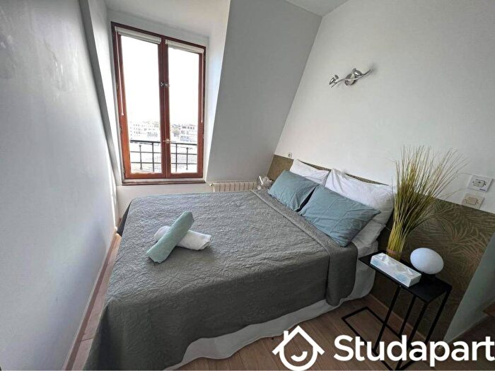 Appartement à louer - Rosiers-Les Puces, Saint-Ouen - 2 pièces - 1 chambre