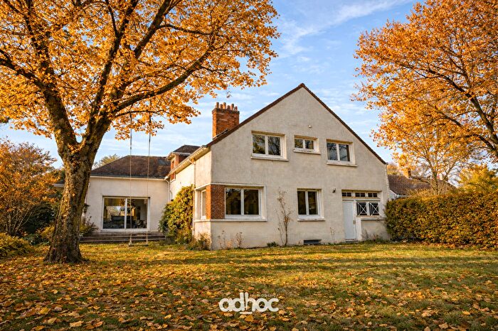 Maison à vendre - Olivet, Larry, Coin Rond, Lorette - 8 pièces - 5 chambres