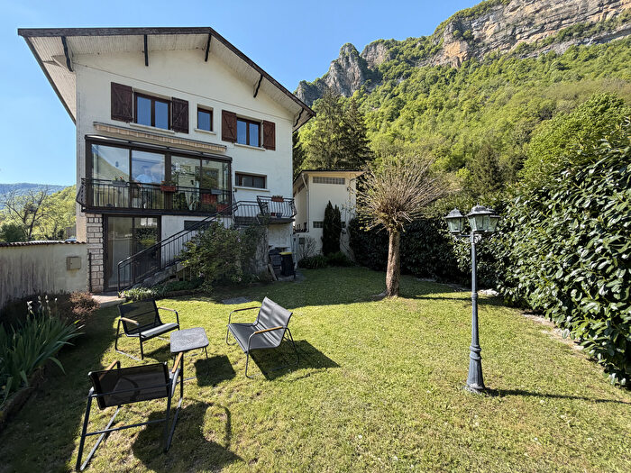 Saint-Rambert-en-Bugey : Maison 9 pièces à vendre