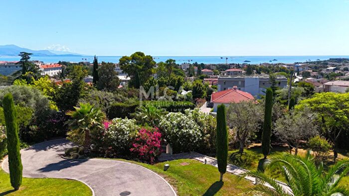Appartement 4 pièces à Antibes, Rastines, Super Antibes, Laval, La Fontonne, à vendre