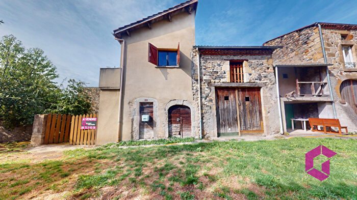 Saint-Yvoine : Maison 2 pièces à vendre