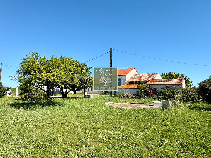 Arles, Trébon : Maison 5 pièces à vendre
