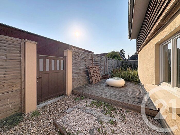 Maison 5 pièces à Saint-Phal, à vendre