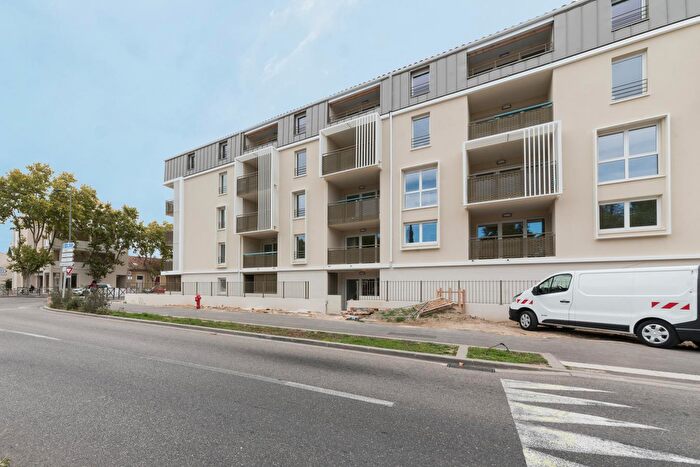 Appartement à louer - Miramas, La Gare - 3 pièces