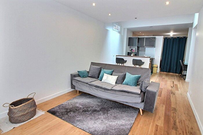 Appartement à louer - Centre Ville-Vieux Puteaux - 2 pièces - 1 chambre