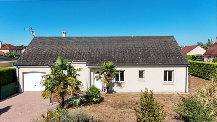 Villeneuve-sur-Allier : Maison 5 pièces à vendre