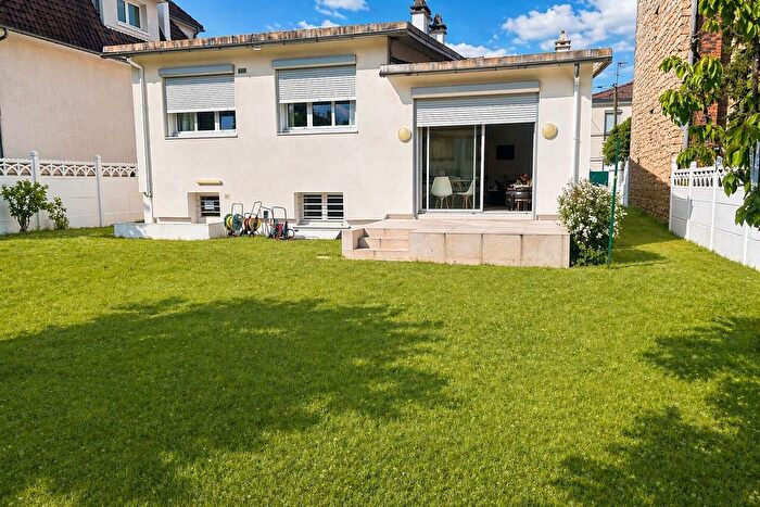 Saint-Maur-des-Fossés, La Varenne : Maison 6 pièces à vendre