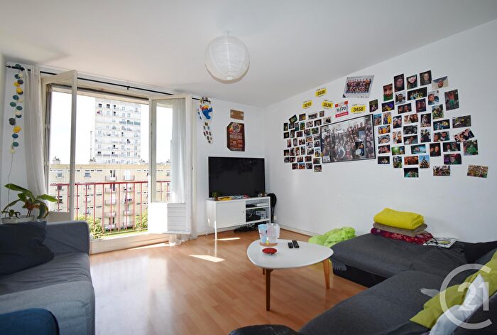 Quartiers Nord-Ouest, Villejean : Appartement 4 pièces à louer