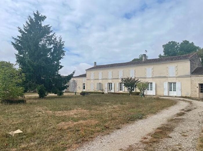 Maison à vendre - La Jarrie-Audouin - 8 pièces - 4 chambres