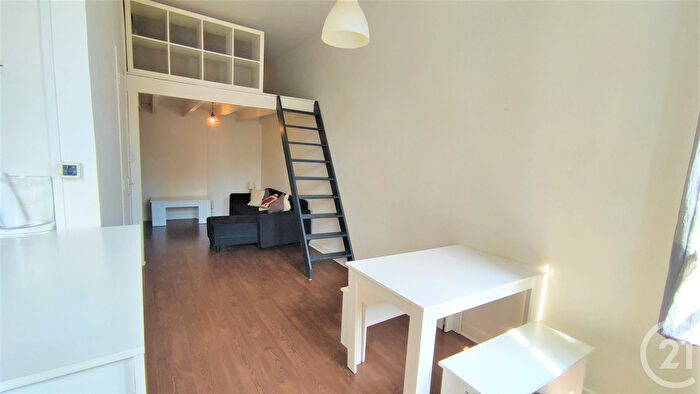Appartement à louer - Toulouse, Saint-Sernin - 1 pièce - 1 chambre