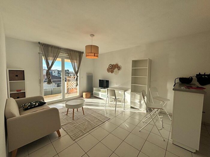 Appartement à louer - Saint-Pierre-du-Mont - 2 pièces - 1 chambre