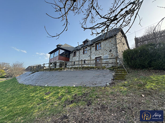 Maison à vendre - Bort-les-Orgues - 7 pièces - 4 chambres