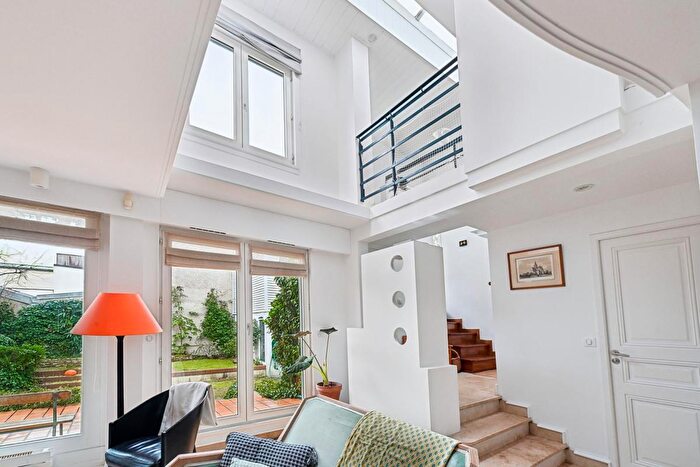 Maison à vendre - Saint-Maur-des-Fossés, Les Mûriers - 9 pièces - 5 chambres