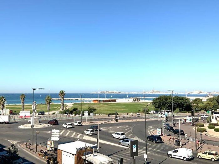 Appartement à louer - Marseille ème arrondissement - 3 pièces - 2 chambres