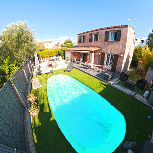 Maison à vendre - Le Beausset - 4 pièces - 3 chambres