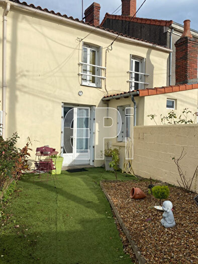 Maison à vendre - Saint-Hilaire-du-Bois, Vihiers - 4 pièces - 2 chambres