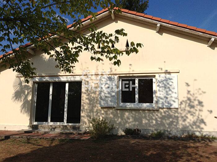 Maison à louer - Saint-Pierre-du-Mont - 4 pièces - 3 chambres