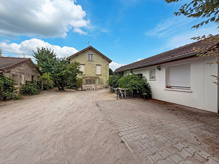 Maison 12 pièces à vendre à Lux