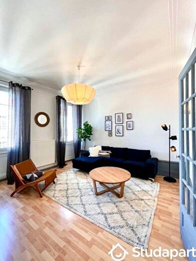 Bizillon-Centre Deux, Saint-Étienne - Appartement 1 pièce à louer