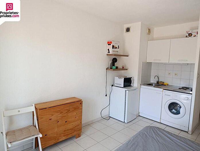 Appartement à louer - Marseille e , Saint-Pierre - 1 pièce