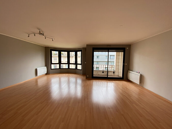 Appartement à louer - Reims, Centre-ville - 4 pièces - 2 chambres