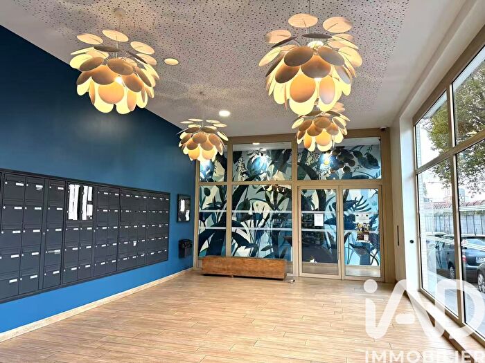 Appartement à louer - Aubervilliers, Landy-Plaine, Marcreus, Pressensé - 4 pièces - 4 chambres