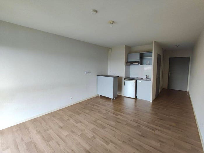 Appartement 1 pièce à Zone Industrielle Quatre Pavillons-La Gardette, Lormont, à louer