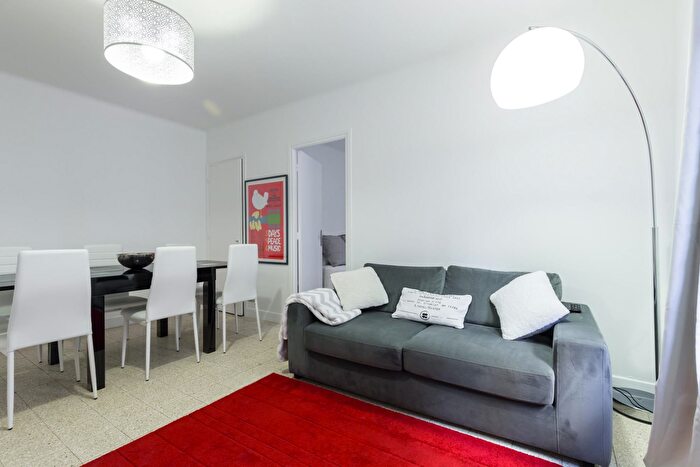 Appartement à louer - Nice, Vieux Nice - 3 pièces - 2 chambres