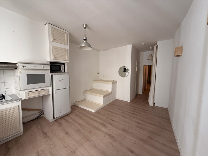 Appartement à louer - Montpellier, Centre historique - 2 pièces - 1 chambre