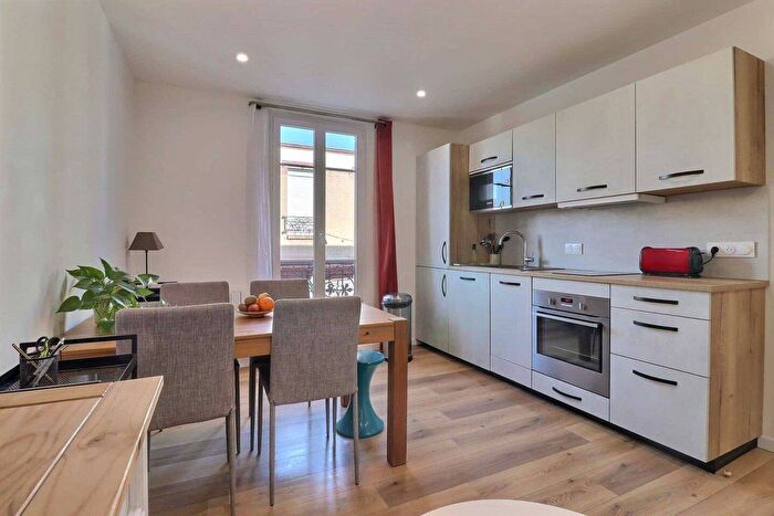 Appartement à louer - Hauts dAsnières-Métro, Asnières-sur-Seine - 1 pièce