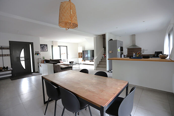 Maison à louer - Jouars-Pontchartrain - 5 pièces - 4 chambres