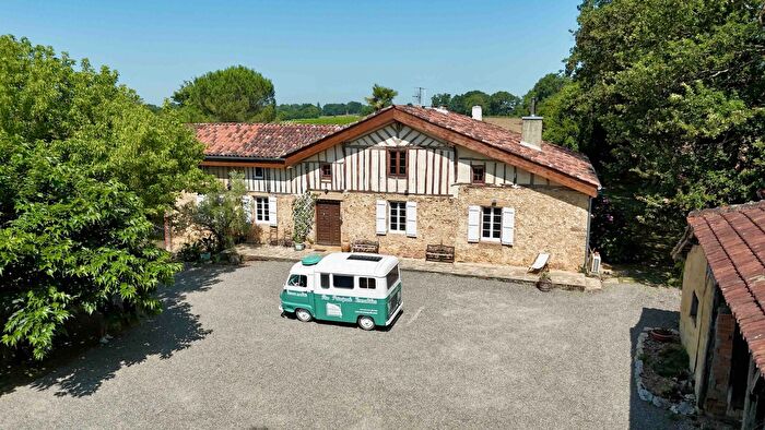Le Houga : Maison 9 pièces à vendre