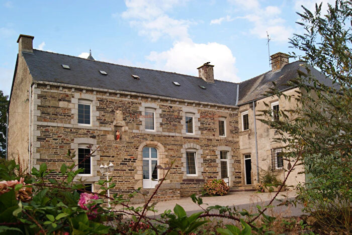 Maison 10 pièces à Ploërmel, à vendre