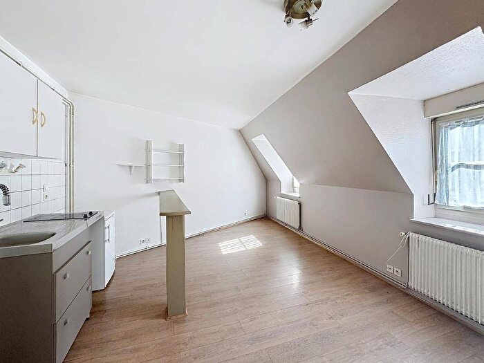 Appartement à louer - Les Salins, Clermont-Ferrand - 2 pièces - 1 chambre