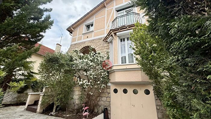 Maison à vendre - Villemomble, Centre-ville, Orangerie - 7 pièces - 3 chambres