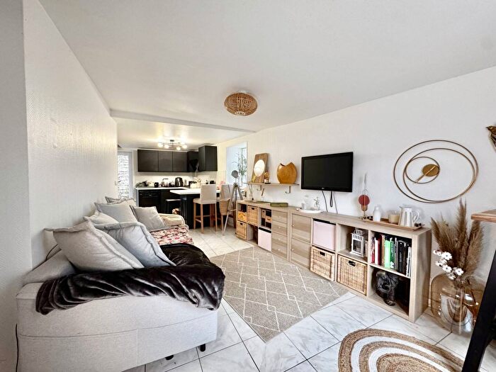 Appartement à louer - Plailly - 2 pièces - 1 chambre