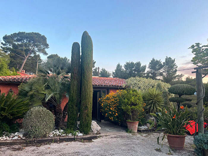 Maison à vendre - Toulon, Ubac, Dardennes, Barbasse, Mont Faron - 6 pièces - 4 chambres