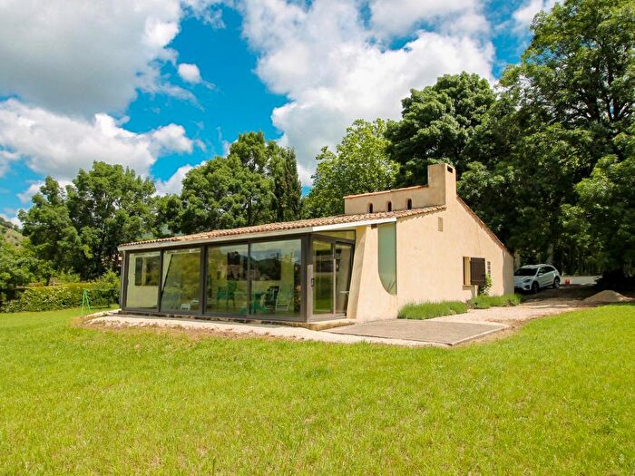Montbrun-les-Bains : Maison 5 pièces à vendre