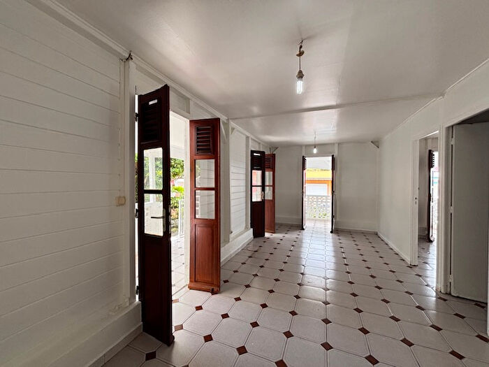 Maison à louer - Les Abymes - 2 pièces - 1 chambre