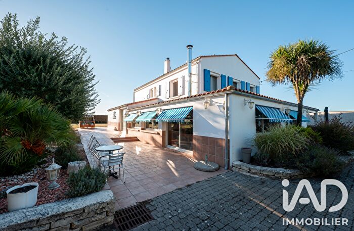 Maison 10 pièces à Aigrefeuille-d'Aunis, à vendre