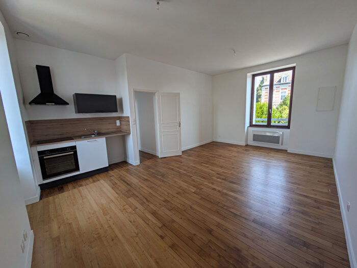 Saint-Brice-en-Coglès : Appartement 4 pièces à louer