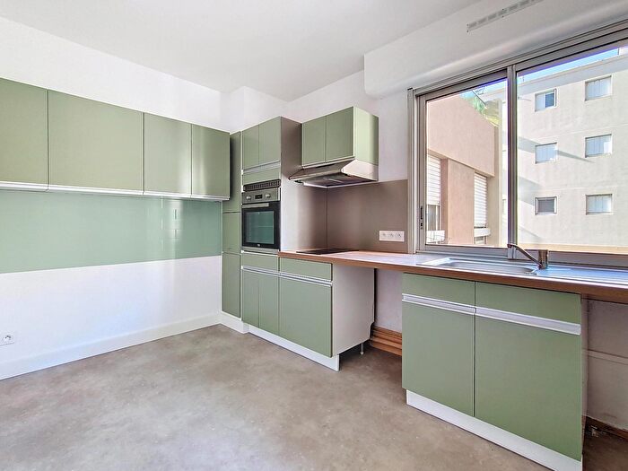 Appartement à louer - Perpignan, Saint-Martin - 2 pièces - 1 chambre