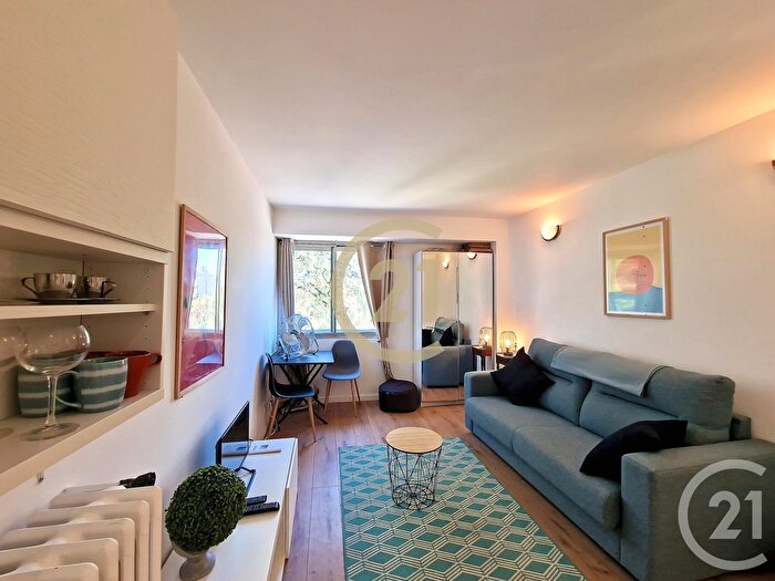 Appartement 1 pièce à louer à Cannes, Croix des Gardes