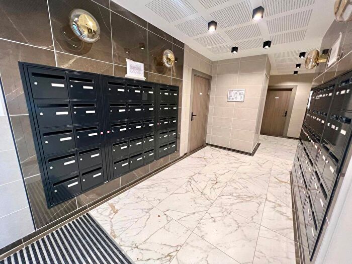 Appartement à louer - Périchelles-Saint Hubert-Centre Gare-Abbesses, Chelles - 4 pièces - 3 chambres