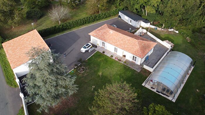 Maison à vendre - Beurlay - 8 pièces - 5 chambres