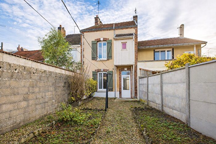 Maison à vendre - Romilly-sur-Seine, Centre-ville, Gare, Lion, Les Hauts Buissons - 3 pièces - 2 chambres
