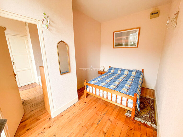 Appartement à vendre - Bagnères-de-Luchon - 2 pièces - 1 chambre