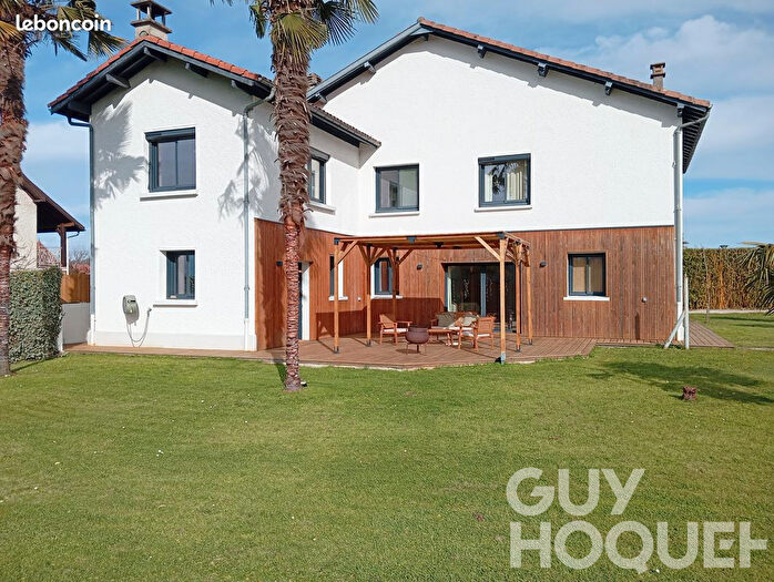 Maison à vendre - Denguin - 8 pièces - 5 chambres