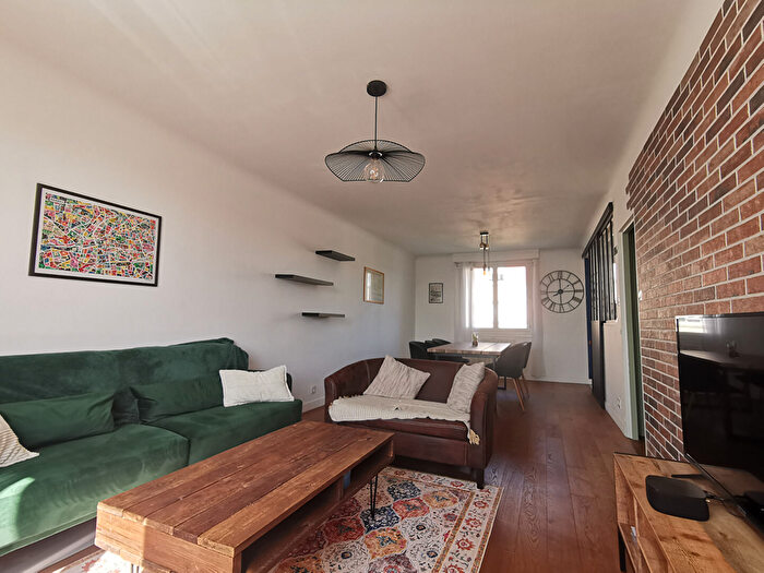 Appartement à louer - Quartiers Nord-Est, Jeanne dArc - 3 pièces - 2 chambres