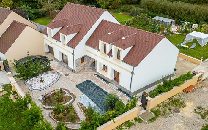 Maison à vendre - Meaux, Grosse Pierre, Croix Saint-Loup, Corniche - 8 pièces - 6 chambres